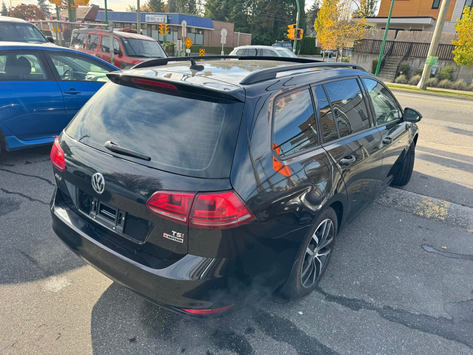 2017 Volkswagen Golf Station Wagon - MEG Auto Sales